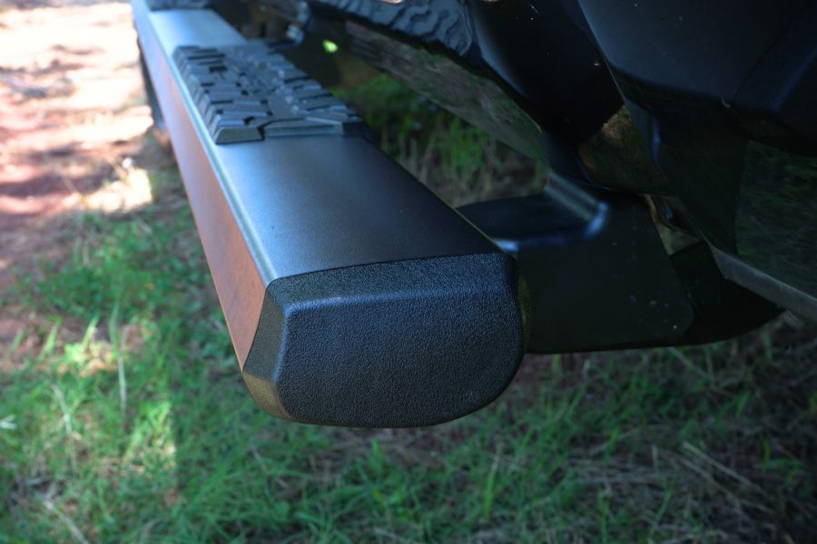 Aluminum Edge Series Step Bars | LINE-X
